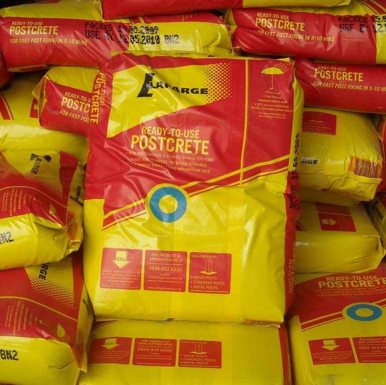 Postcrete - fast setting concrete - 20 kilo bag - Hartwells Fencing